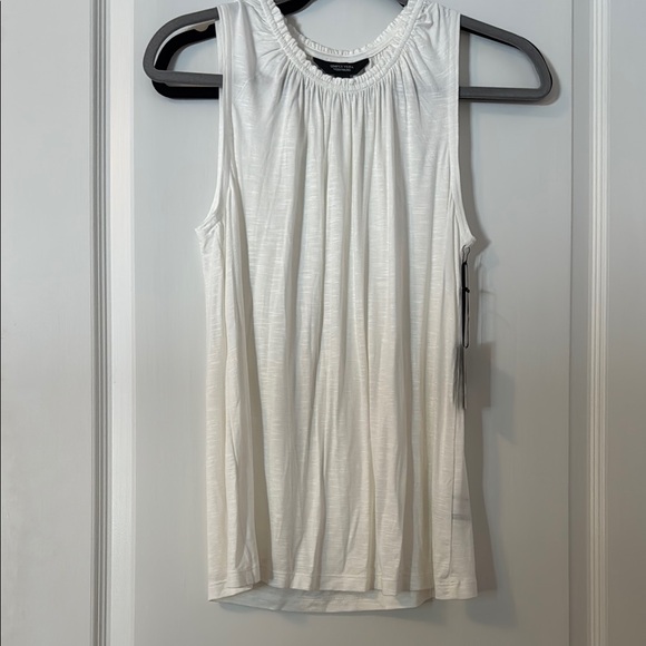 Simply Vera Vera Wang | Tops | Simply Vera Vera Wang Cream Pleated ...